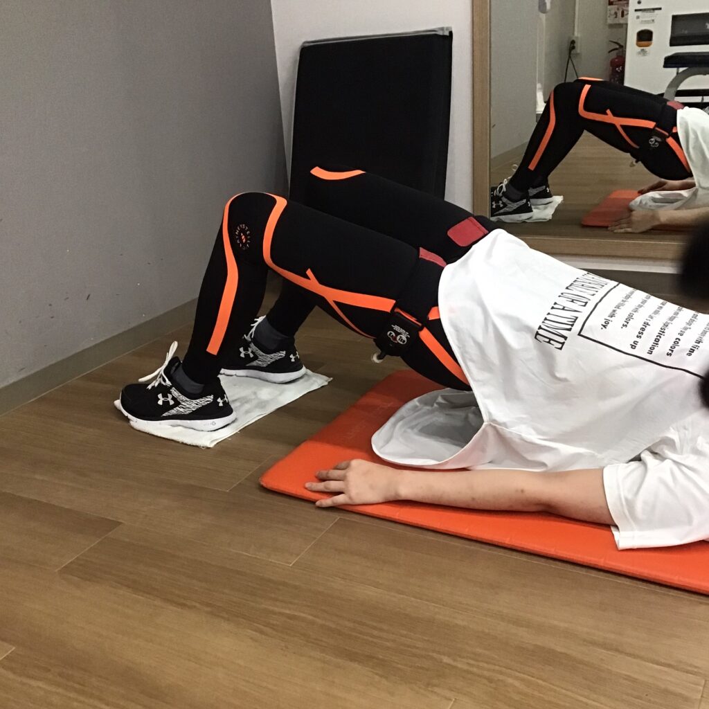 もも裏のトレーニング！！！ - 高松・松山・広島の女性専用パーソナル加圧トレーニングジムならBIPLUS BEAUTY(ビプラスビューティー)